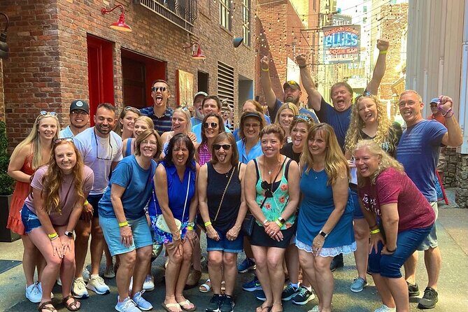Guided Pub Crawl Walking Tour of Downtown Nashville - The Guide & Group Dynamics