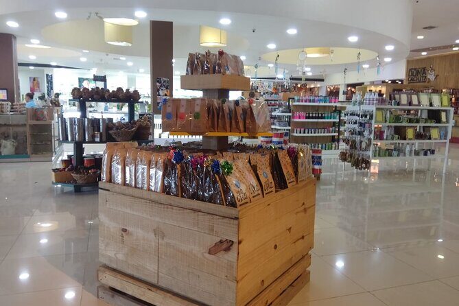 Guided Shopping Tour - Rum tasting, chocolate factory, Cigar factory - FAQs