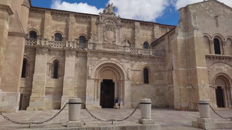 Guided tour around León - Introduction: An Entering Point to León’s Charms