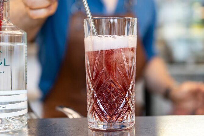 Guided tour « from the bee to the bottle » with tasting - English - Who Will Love This Tour?