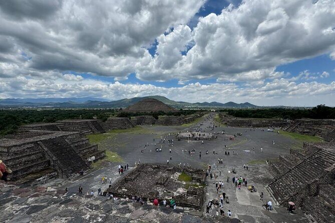 Guided Tour in Area with Cave Breakfast and CDMX Transportation - FAQ