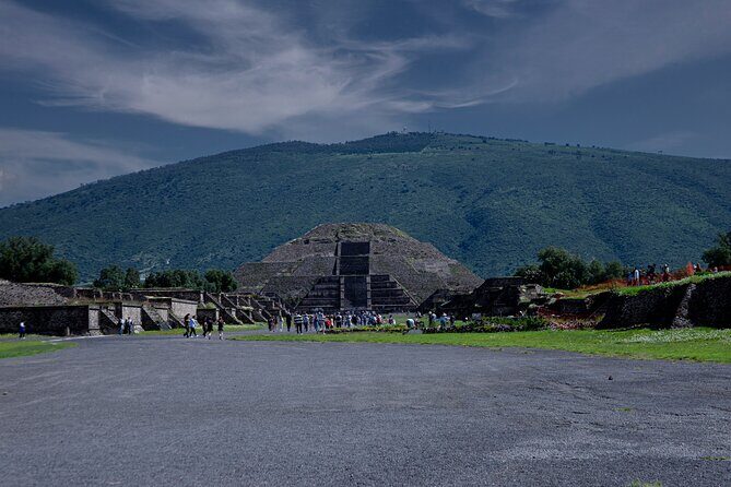 Guided Tour in Pyramids + Transportation + Breakfast in Cueva - Who Will Love This Tour?