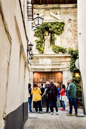 Guided Tour - Medieval Basin + Monuments - Who Will Love This Tour?