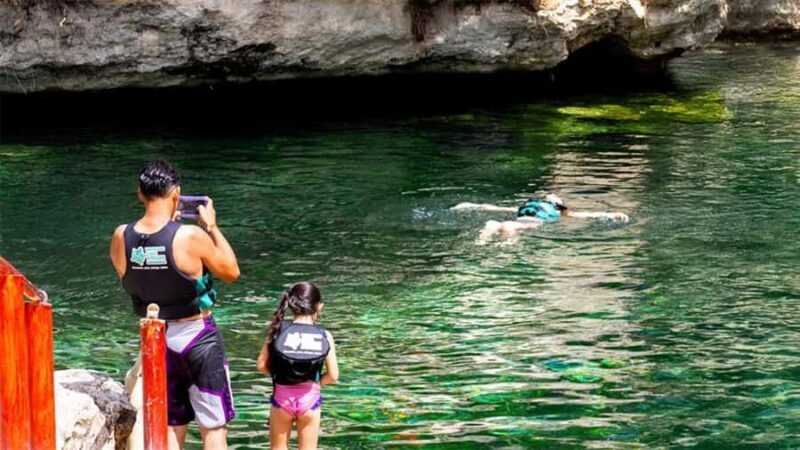 Guided tour of 4 cenotes at Casa Tortugas with transportation and buffet - The guided tour and group size