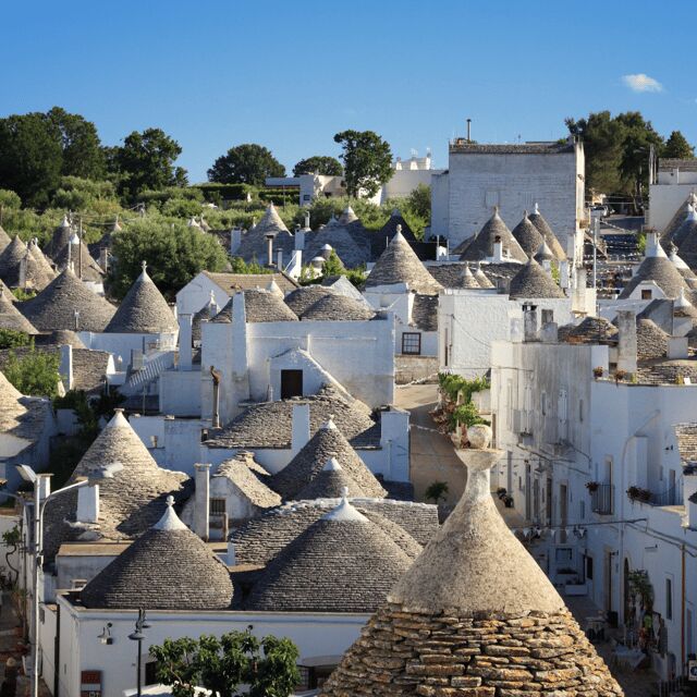 Guided Tour of Alberobello Trulli with Transfer included - Key Points