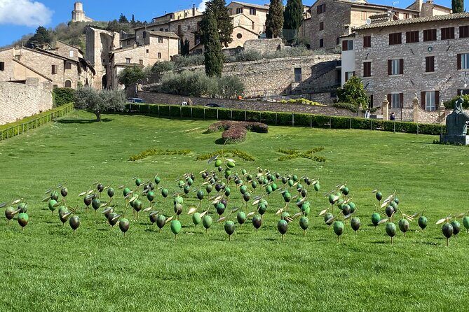 Guided Tour of Assisi. Francesco, Chiara and Carlo Acutis - Exploring Assisi with a Guided Tour: A Deep Dive into Spirituality and Art