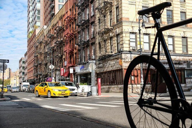 Guided tour of Lower East Side, Chinatown and Little Italy in French - Analyzing the Experience’s Value