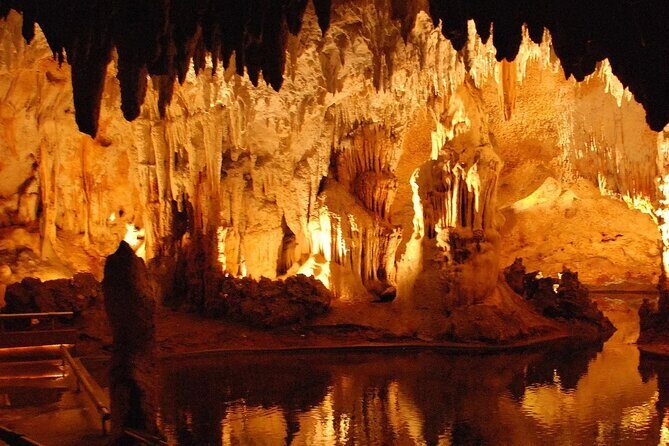 Guided Tour of Maravillas Caves Altos de Chavon and Cigar Factory - Exploring the Cigar Factory