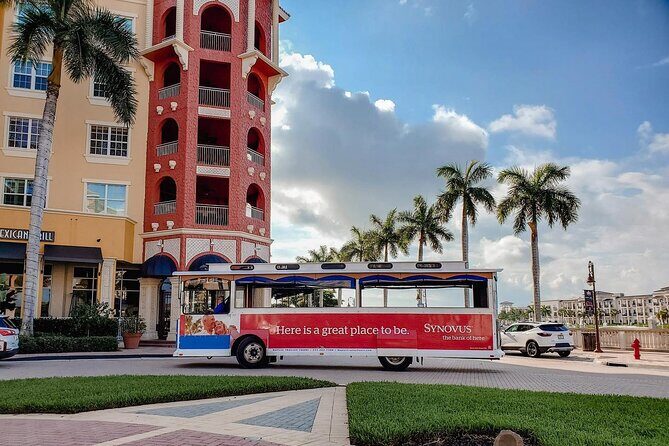 Guided Tour of Naples on a Vintage Trolley (Hop on - Hop off) - Exploring Naples in Style: What You Can Expect