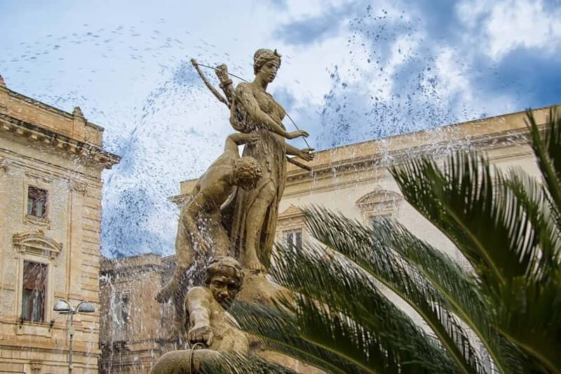 Guided tour of Ortigia with Fish Street Food at the market - Who Should Consider This Tour?