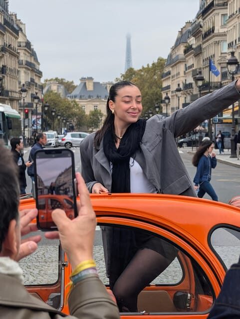 Guided tour of Paris' most famous monuments in a vintage car! - Key Points