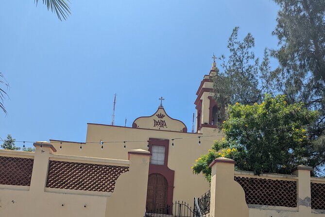 Guided tour of the cathedral and its surroundings - Exploring the Heart of Mazatlan: The Cathedral and Its Story