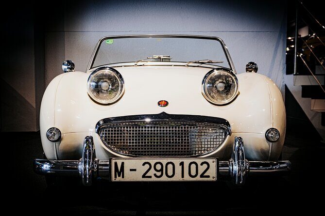 Guided tour of the Motor Museum with limousine transportation - Frequently Asked Questions