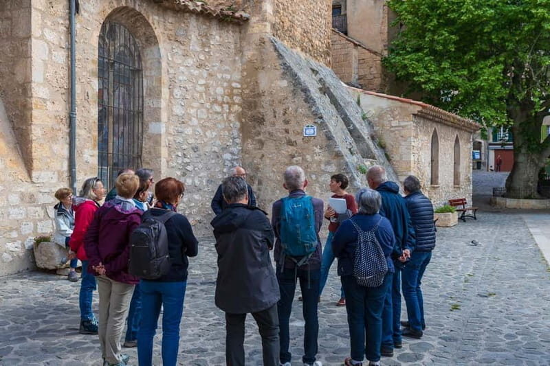 Guided tour of the old town of Moustiers Sainte Marie - Key Points