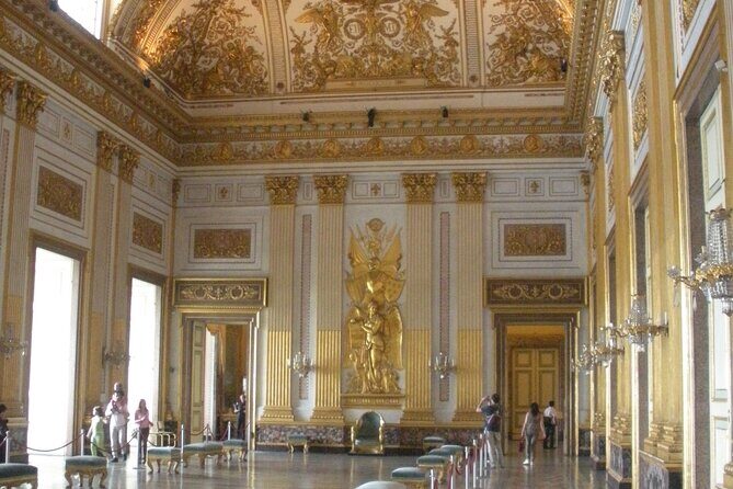 Guided tour of the Royal Palace of Caserta with an art expert - An In-Depth Look at the Royal Palace of Caserta Tour