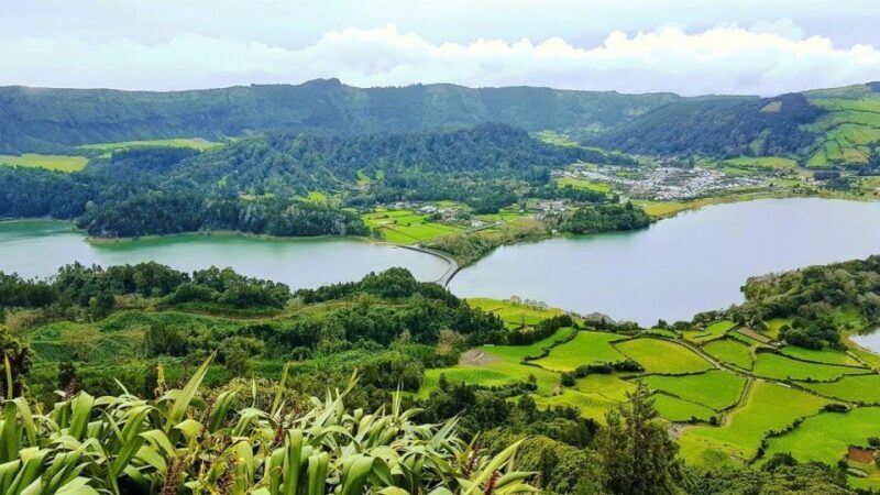 Guided Tour to the green & blue Lake of Sete Cidades - An Honest Look at the Experience