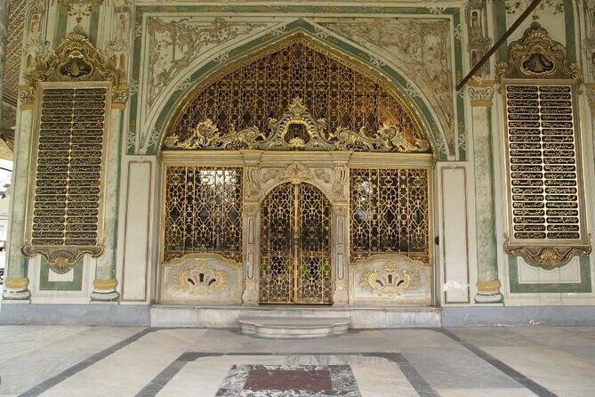 Guided Tour to Topkapi Palace with Skip-the-Line Entry Ticket - Practical Tips for Visitors