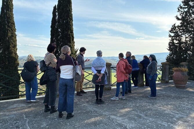 Guided tour with wine tasting and local organic products - Exploring the Details of the Tour