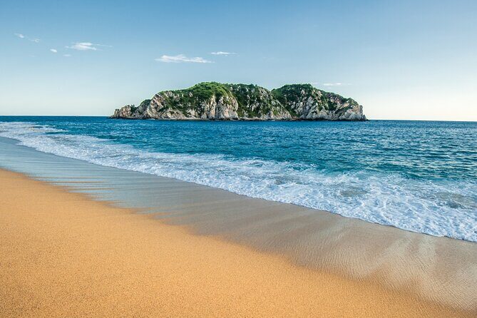 Guided Tours of the 7 Bays of Huatulco Oaxaca in Catamaran - Is This Tour Right for You?