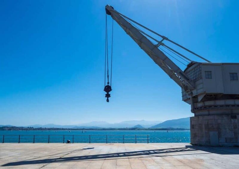 Guided visit in English around downtown Santander - The Value of a Guided Introduction