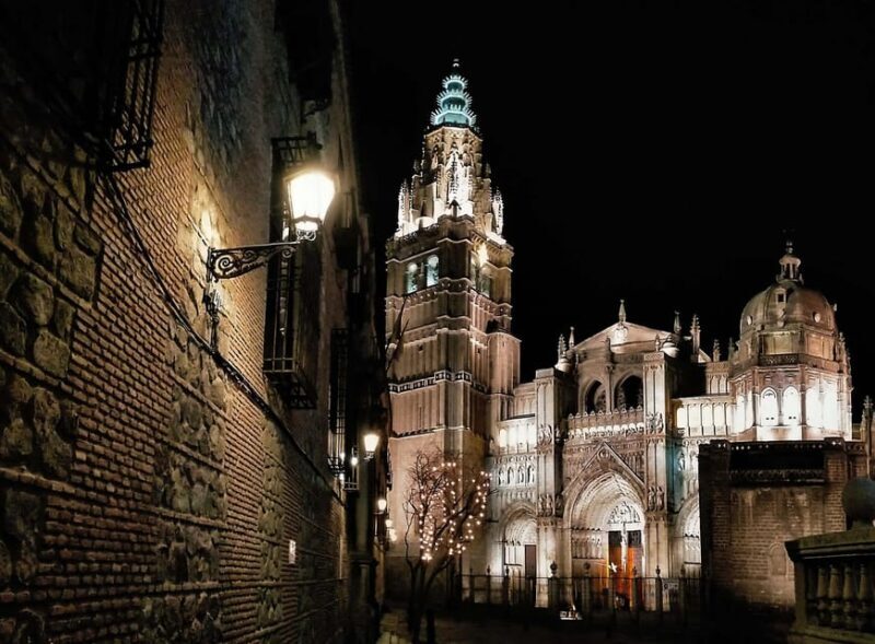 Guided visit through Imperial Toledo - Exploring Toledo by Night: An Authentic Journey into Its Hidden Corners