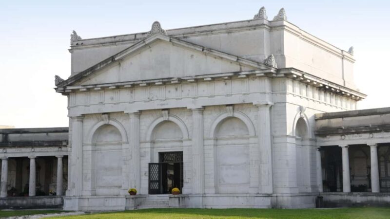 Guided visit to the Vantiniano Monumental Cemetery - Key Points