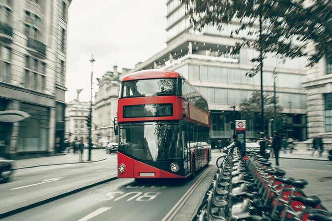 Guided Walking Tour in London - Key Points