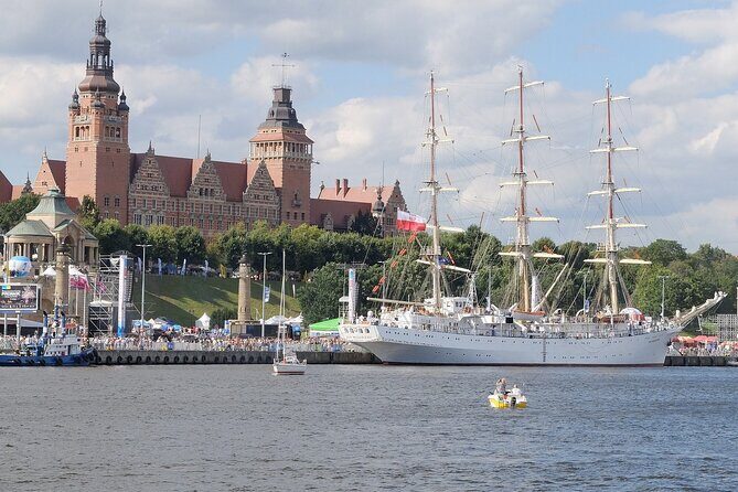 Guided Walking Tour in Szczecin - Key Points