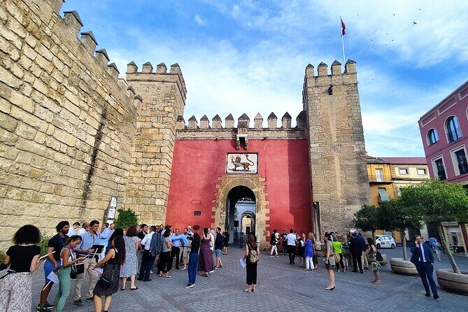 Guided walking tour of the Royal Alcazar of Seville - Discovering the Royal Alcazar of Seville