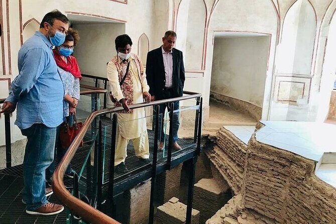 Guided Walking Tour: Walled City of Lahore - Key Points