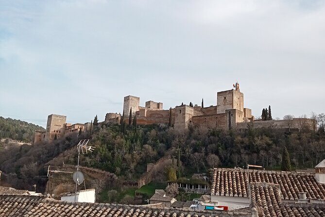 Guided Walking Tour with Panoramic Views and Terraces of Granada - Breakdown of the Itinerary