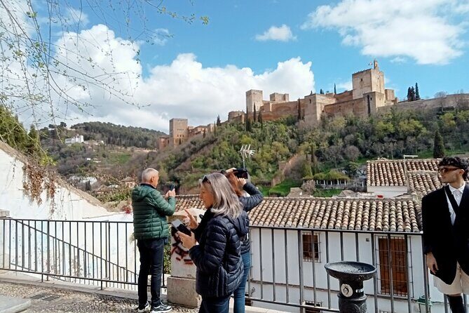 Guided Walking Tour with Panoramic Views and Terraces of Granada - Value and Who Should Take This Tour