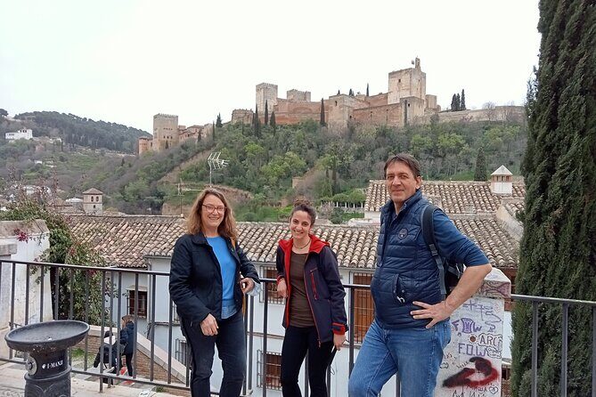 Guided Walking Tour with Panoramic Views and Terraces of Granada - FAQ