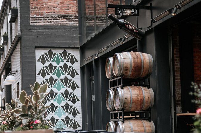 Guided Wine Tasting Experience - Group Size and Atmosphere