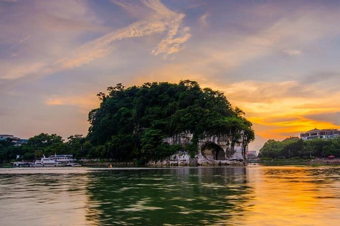 Guilin City Essence Day Tour: Reed Flute Cave, Elephant Trunk Hill and Fubo Hill - Key Points