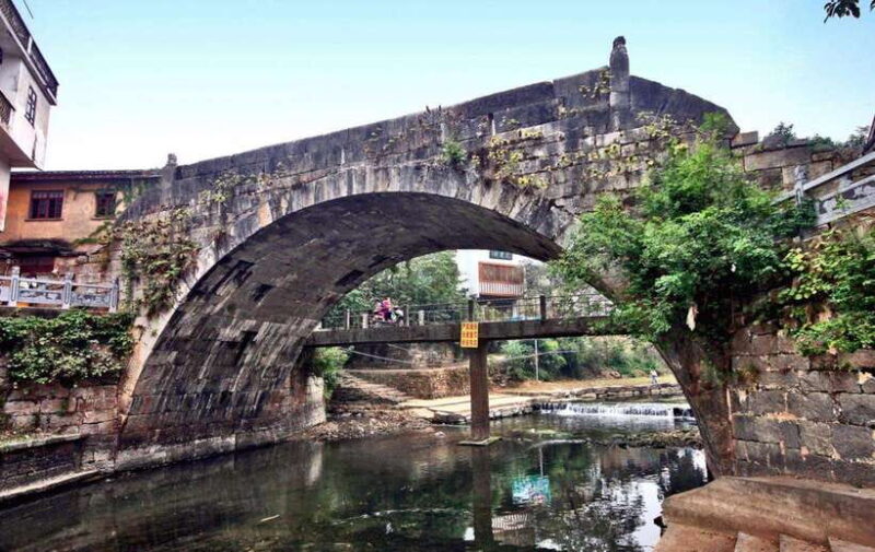 Guilin: Elephant Trunk Hill, Reed Flute Cave & Daxu Old Town - FAQs