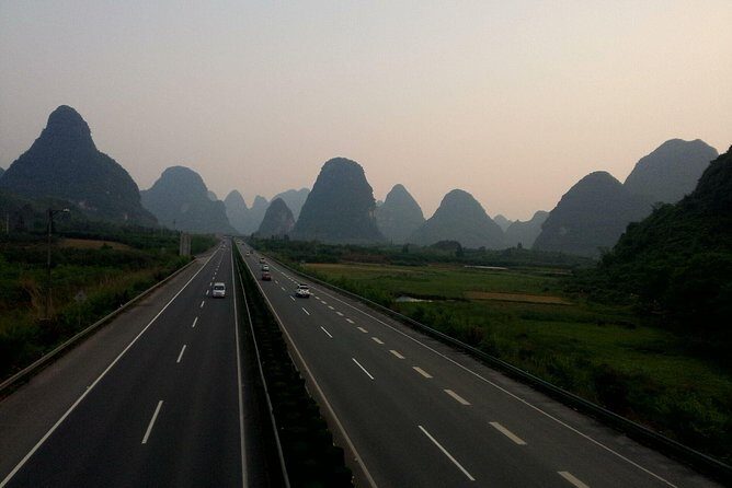 Guilin North(Bei)/West(Xi) Railway Station to Yangshuo hotel - Key Points