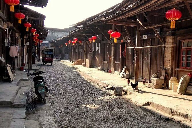 Guilin Private Day Tour to Reed Flute Cave,Elephant Trunk Hill and Daxu Old Town - The Itinerary Breakdown: From Landmarks to Old Town Charm