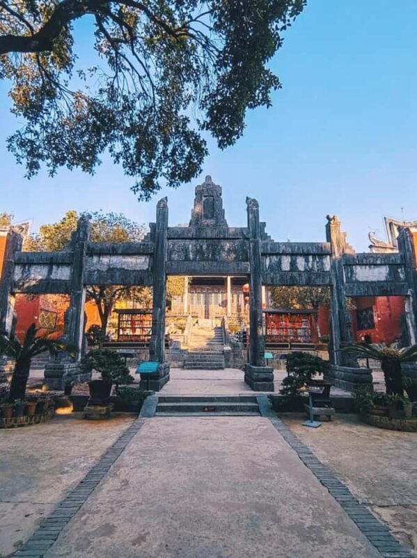 Guilin: Private Wen & Wu Temple Tour with Red Rock Village - An In-Depth Look at the Private Guilin Experience