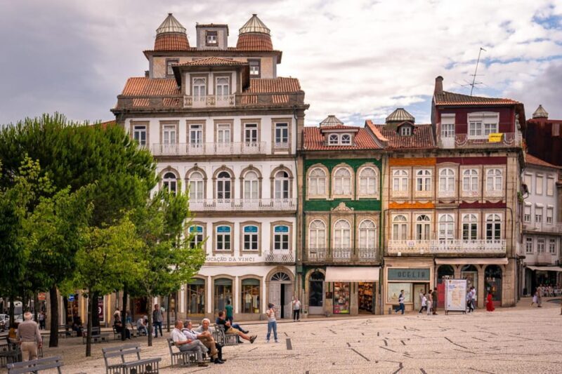 Guimarães: Flexible Walking Tour in Historic Center - Summary