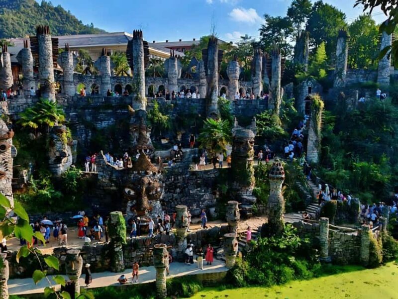 Guiyang: Yelang Valley & Huaxi Shili River Beach Tour - Key Points