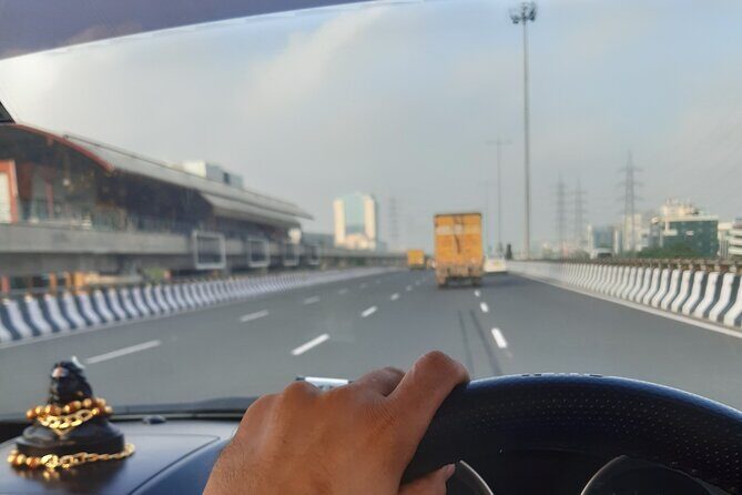 Gurgaon taxi service near me | Local and Outstation 9821449571 - The Route: From Gurgaon to Delhi and Jaipur