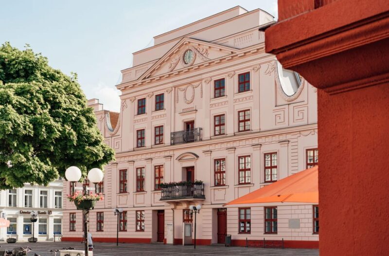 Güstrow: Guided tour of the historic city center - Starting Point: Güstrow Tourism Office