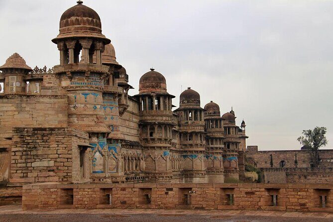 Gwalior City tour with Gwalior fort, Jai Vilas palace & Holy Temples - Key Points