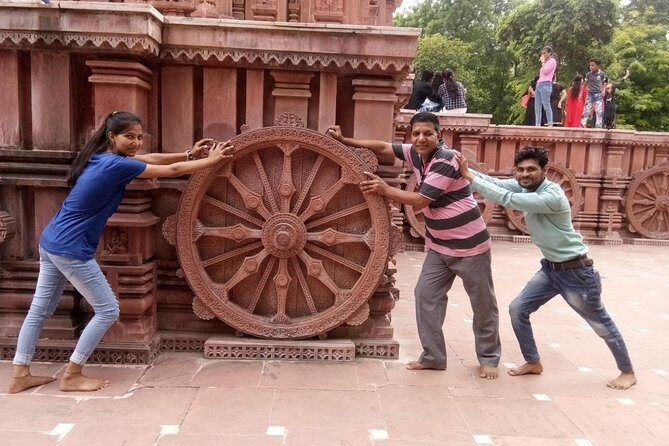 Gwalior City tour with Gwalior fort, Jai Vilas palace & Holy Temples - Who Will Benefit Most?