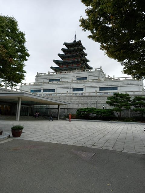 Gyeongbokgung-Folk Museum-Bukchon-Jogyesa temple in Insadong - FAQ
