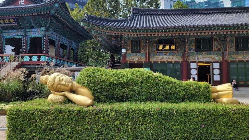 Gyeongbokgung Palace, Jogyesa Temple and Bukchon village - Authentic Experiences That Stand Out