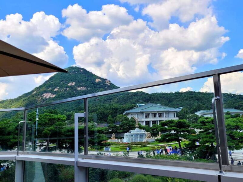 Gyeongbokgung Palace, Jogyesa Temple and Bukchon village - Value for Money and Practicalities