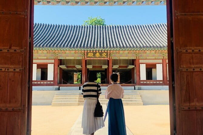 Gyeongbokgung Unveiled: A Tour with an Former Official Guide - Key Points