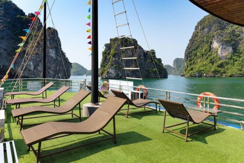 Ha Long: Afternoon Cruise with Lunch, Kayaking, and Swimming - In Closing